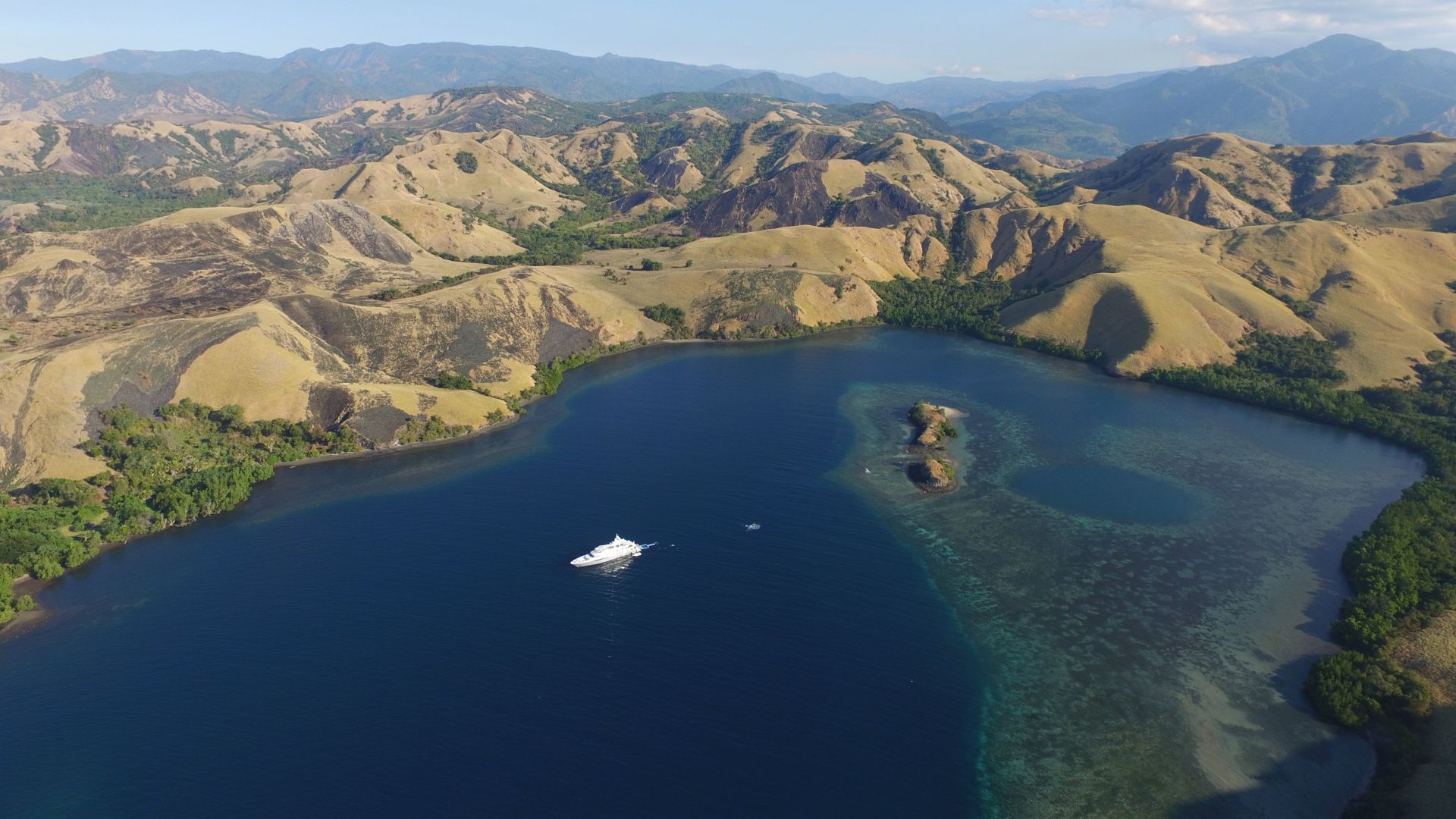 Komodo Super Yachts Agent - The Lighthouse